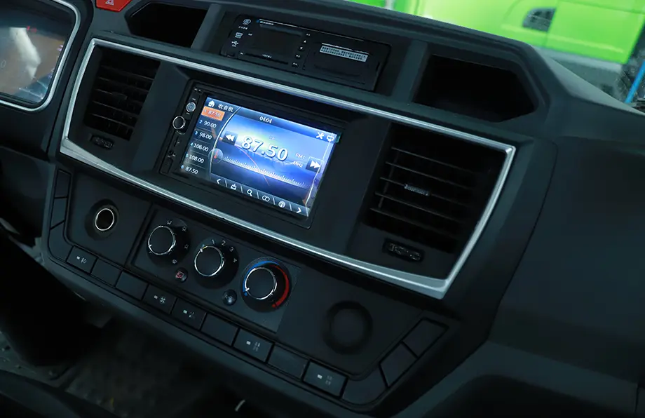 Shacman E9 4×2 Light Van Truck - Light Truck - Shacman trucks